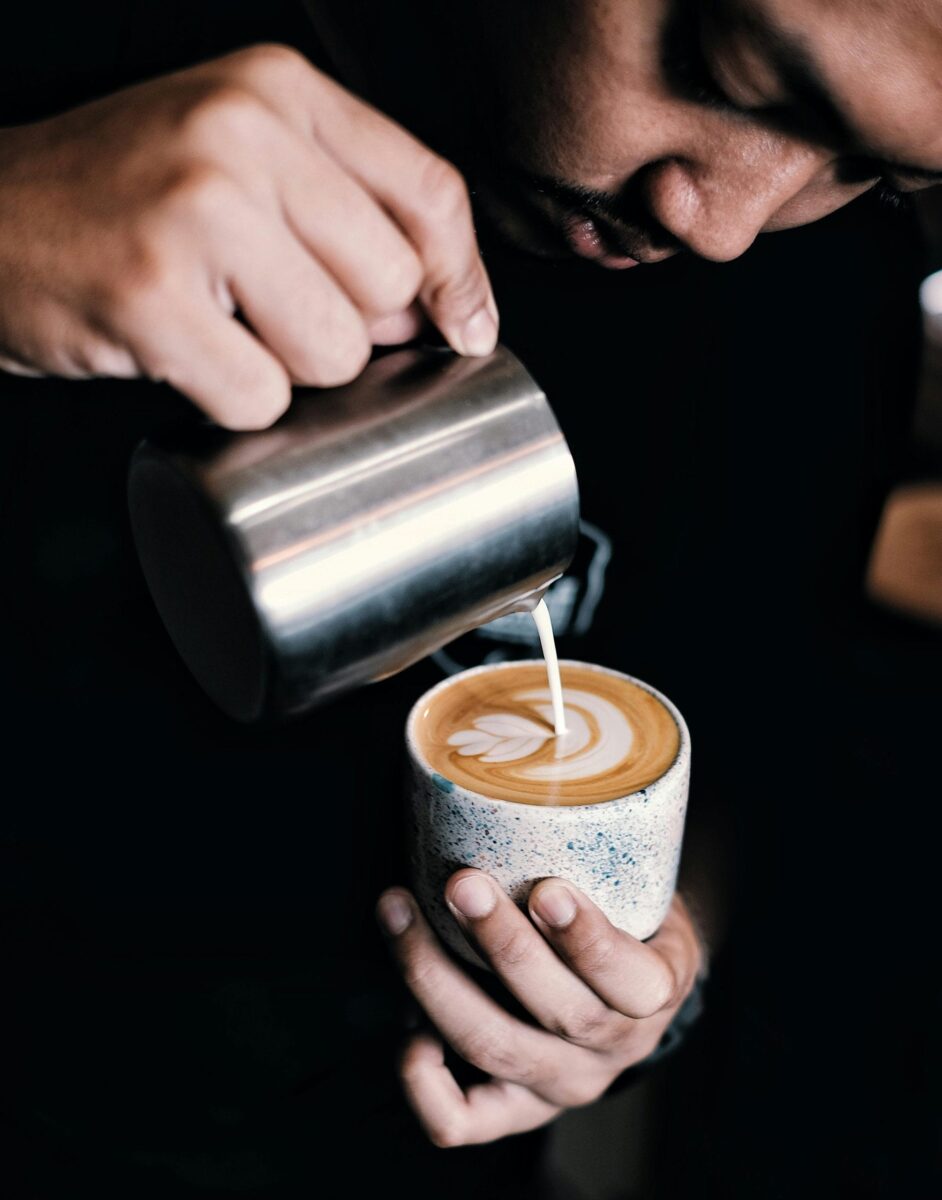 15 Best types of milk for coffee (Dairy & Non-Dairy Guide 2026)